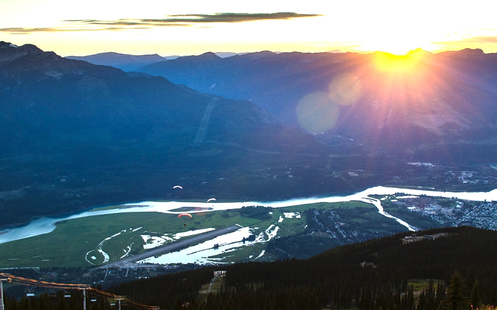 Video: Speed flying down Mount Mackenzie at Revelstoke Mountain Resort ...